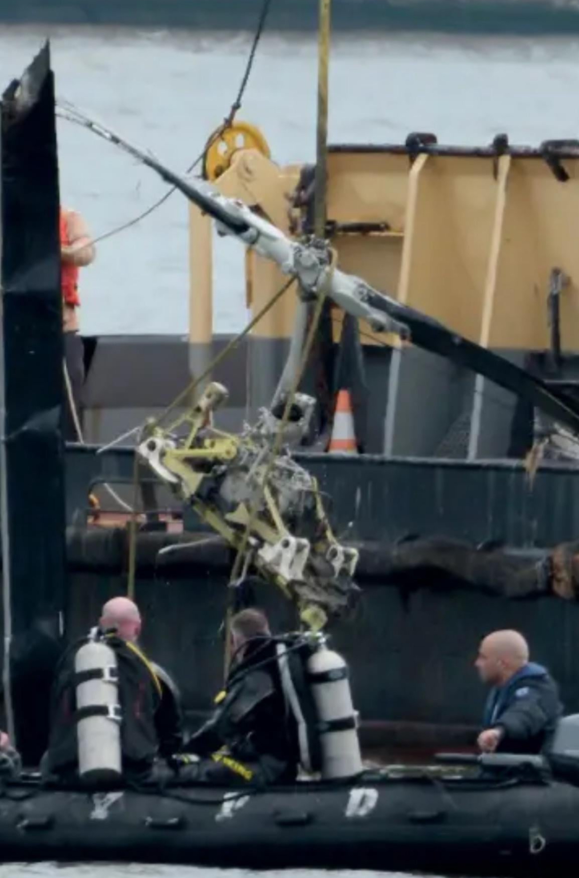 This isn’t mast bumping.